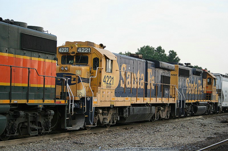 BNSF 4221